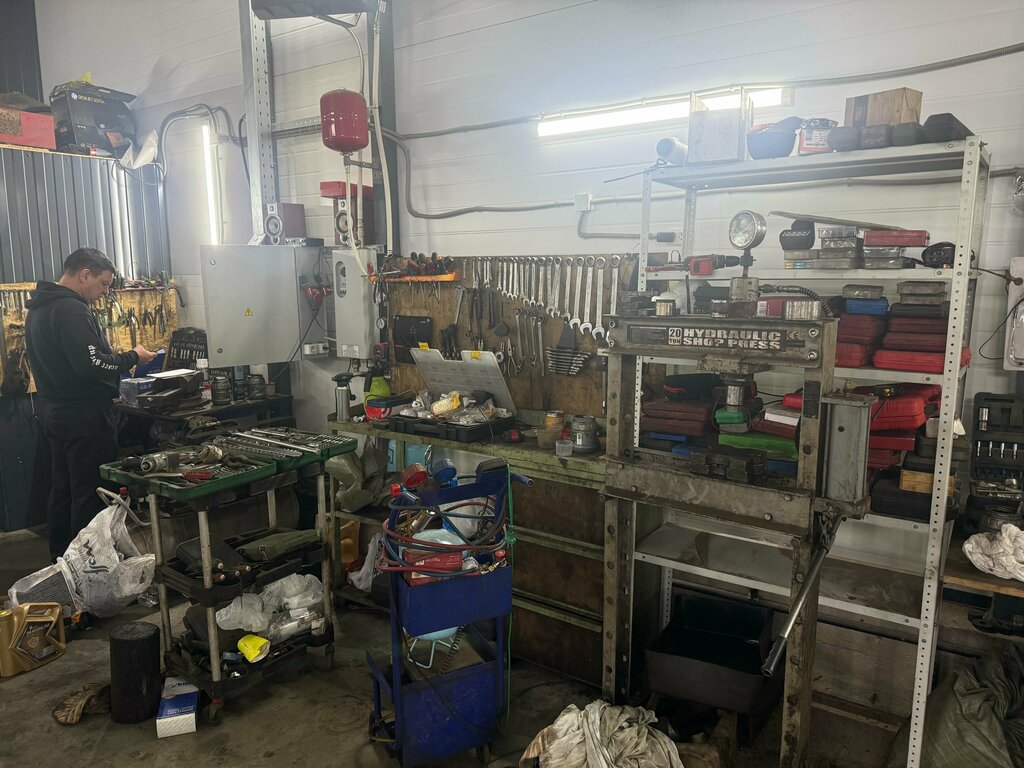 Otomobil servisi СТО самообслуживания, Kudrovo, foto