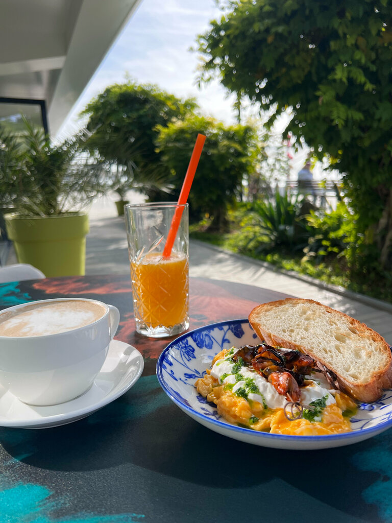 Kafe Мидийное Бистро, Soçi, foto