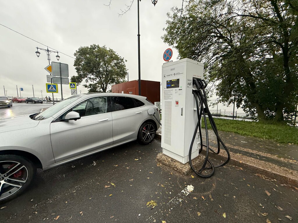 Elektrikli oto şarj istasyonları PUNKT E, Nijni Novgorod, foto