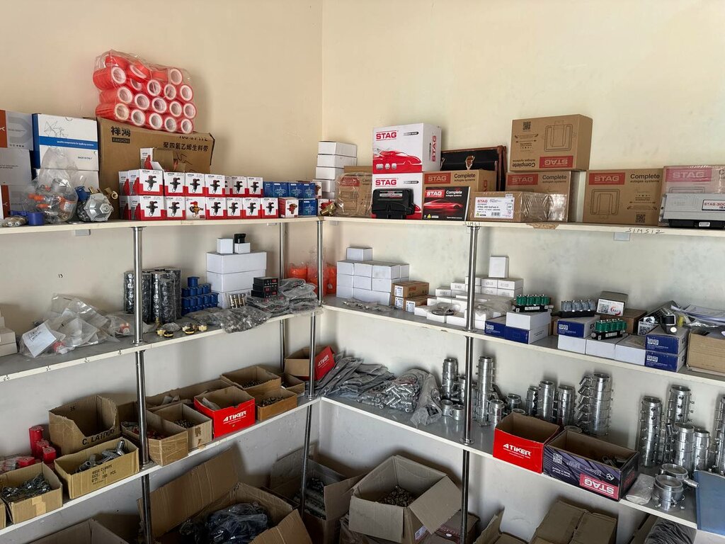 Otomobil servisi Auto Service, Surhanderya eyaleti, foto