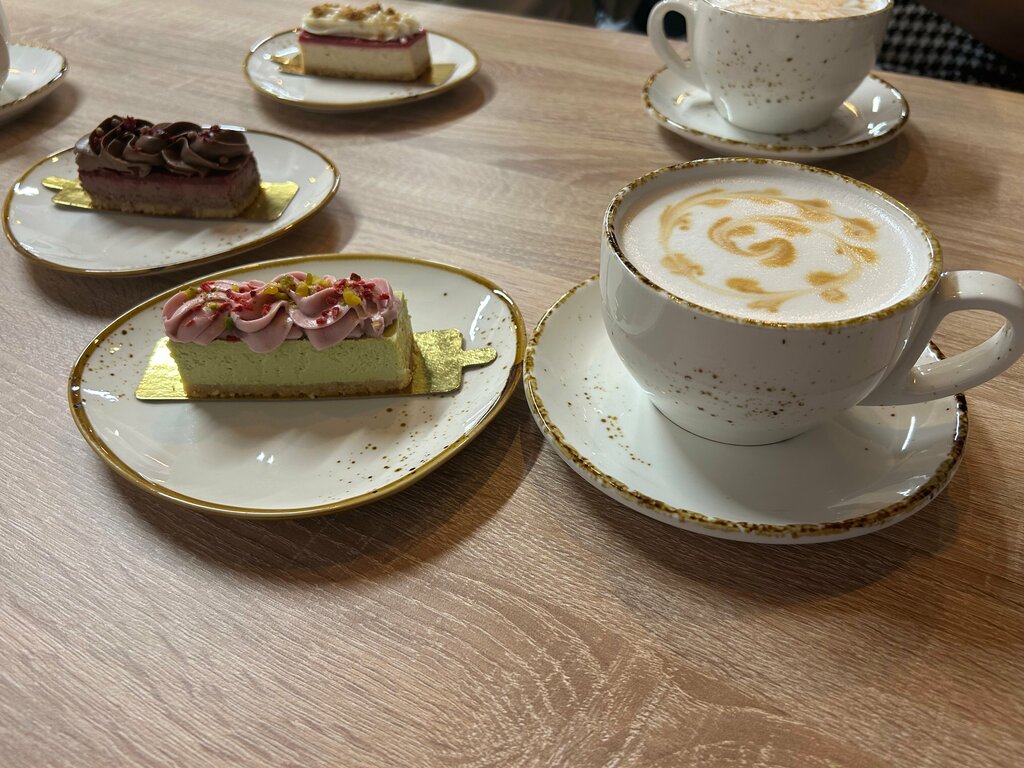 Kahve dükkanları Истра, İstra, foto