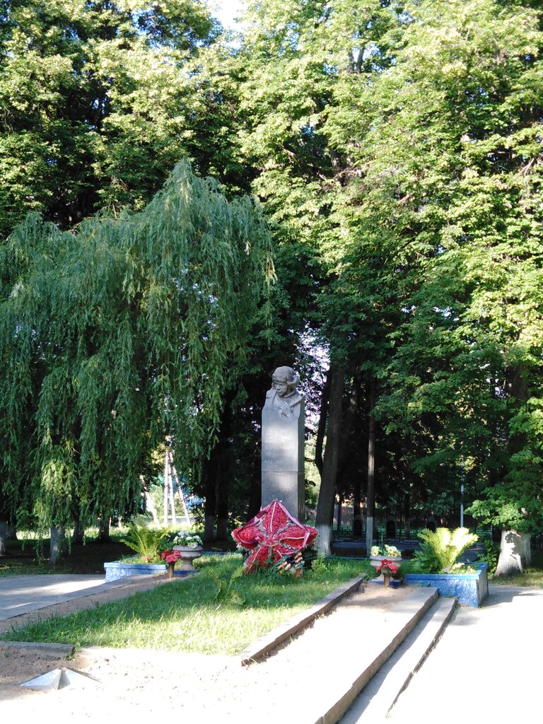 Anıt, heykel А.П. Чекалин, Çekalin, foto