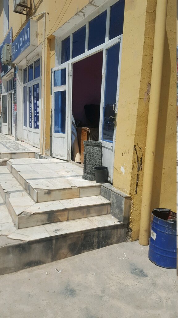 Oto döşeme Chekhol, Nemengan, foto