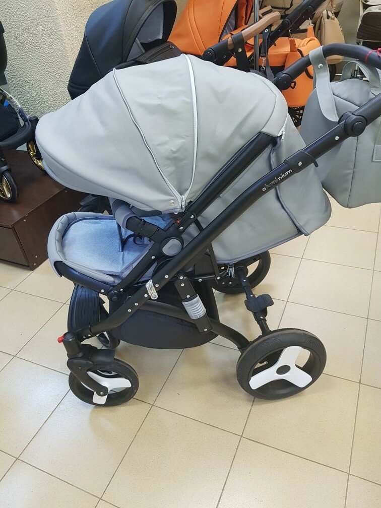 Teslimat noktası Koliaski-krovatki Punkt Vidachi, Saint‑Petersburg, foto