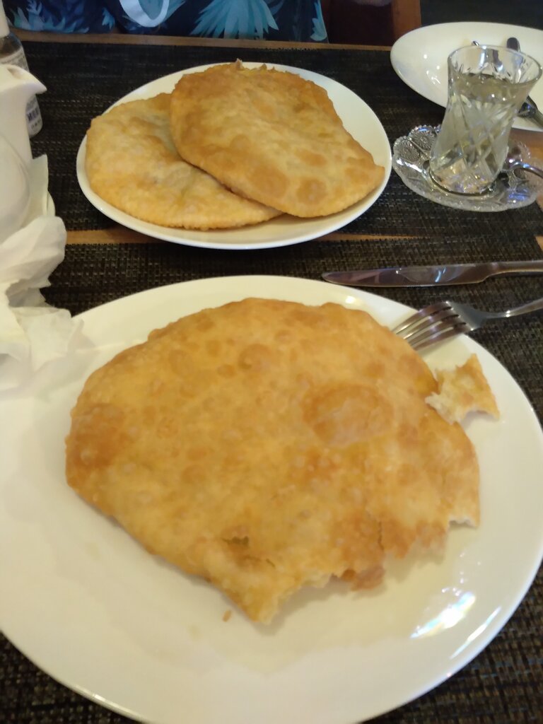 Fast food Chebureki. xachapuri, Tiflis, foto