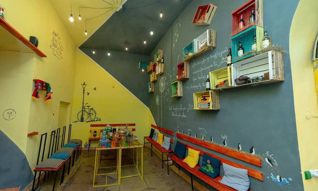 Kafe Yellow Dream, İcevan, foto