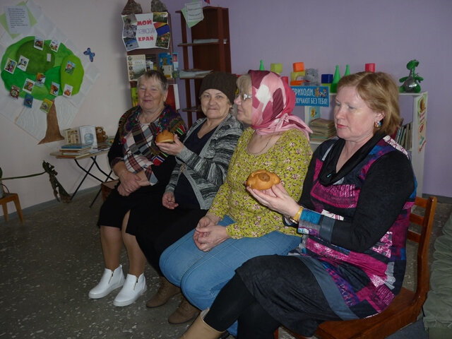 Kütüphaneler Biblioteka s. Gorodishche, Permski krayı, foto