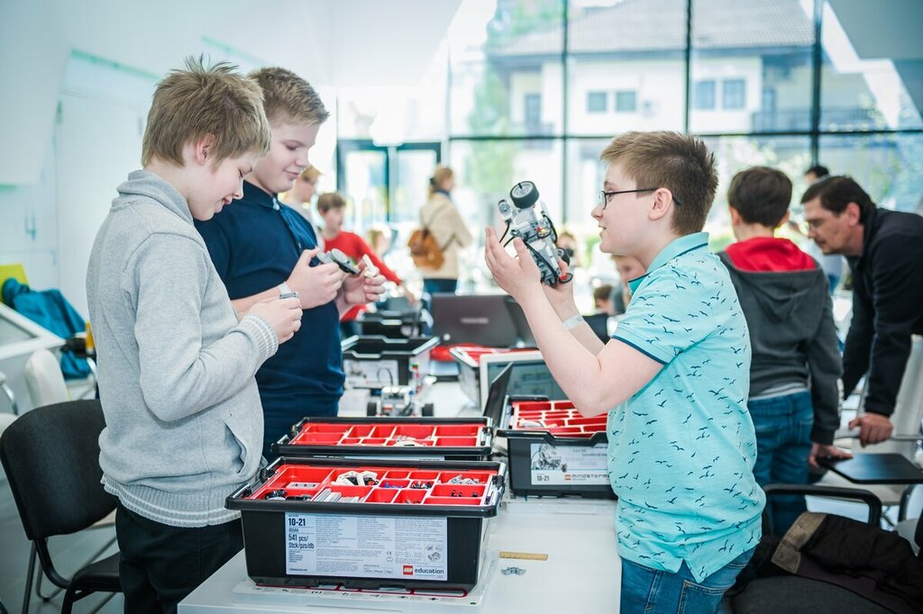 Kurs Liga Robotov, Tiumen, foto