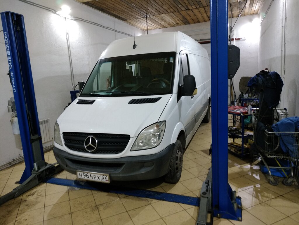 Otomobil servisi Autoservise, Briansk, foto