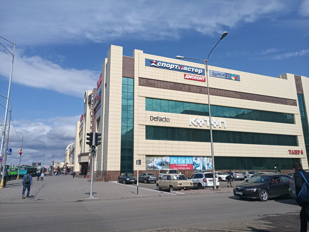 Spor mağazaları Sportmaster, Karağandı, foto