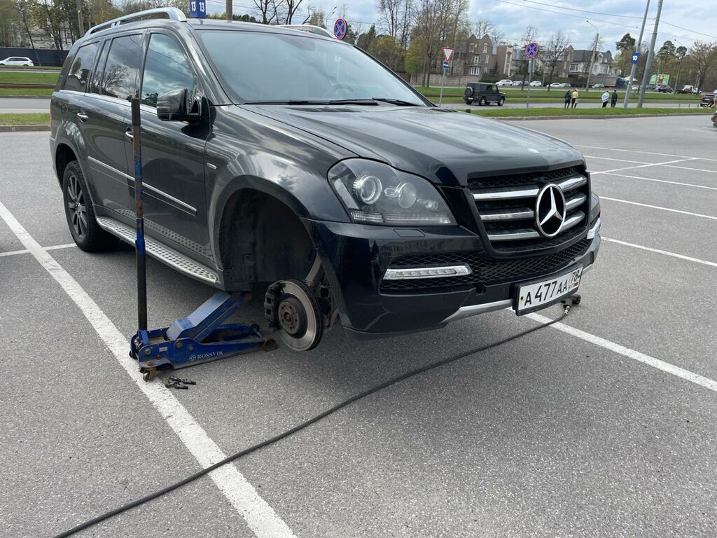 Oto lastik tamiri Tire service, Moskova, foto