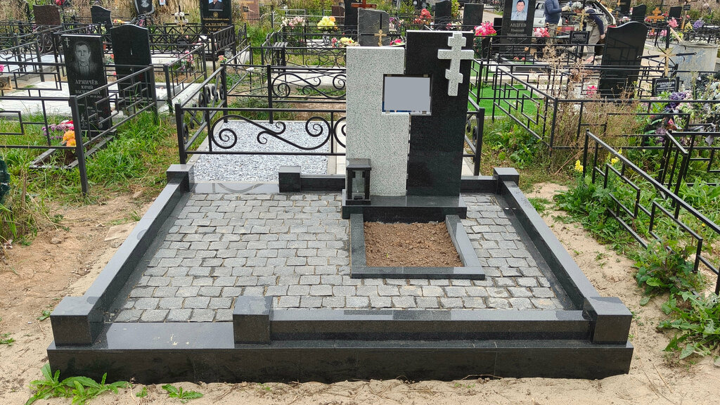 Heykel ve mezarlık taşı üreticileri Вечная память, Kolomna, foto