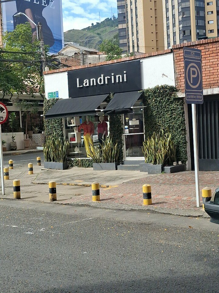 Giyim mağazası Landrini, Cali, foto