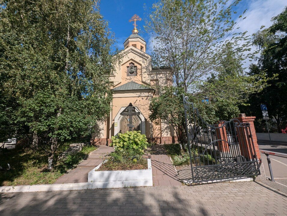 Şapel, haç anıtı Сhurch-chapel of Olga Equal to the Apostles, Moskova, foto
