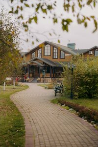 Yuryevskoe Podvorye country club (Jurievskoe Highway No:6А, Velikiy Novgorod), otel  Velikiy Novgorod'dan