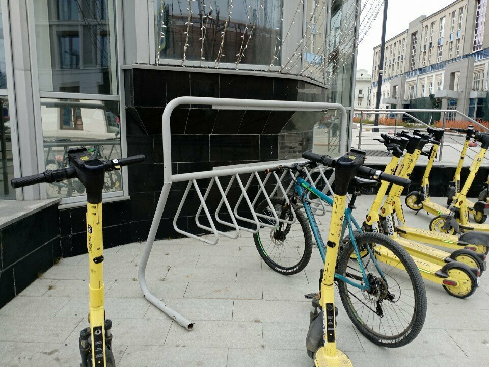 Bisiklet park yerleri Велопарковка, Yekaterinburg, foto