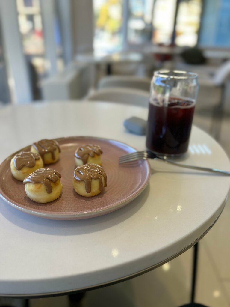 Kahve dükkanları Cube coffee, Nalchik, foto