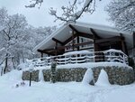 Усадьба Рапсодия леса (Ароматная улица No:47, посёлок Розовый), konuk evi  Kırım Cumhuriyeti'nden