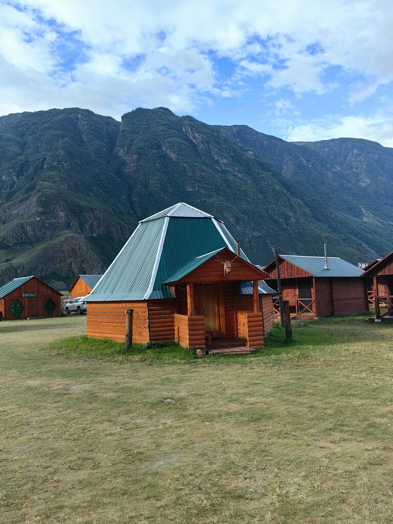 Tatil köyleri Turisticheskaya stoyanka Meshke Tash, Altay Cumhuriyeti, foto