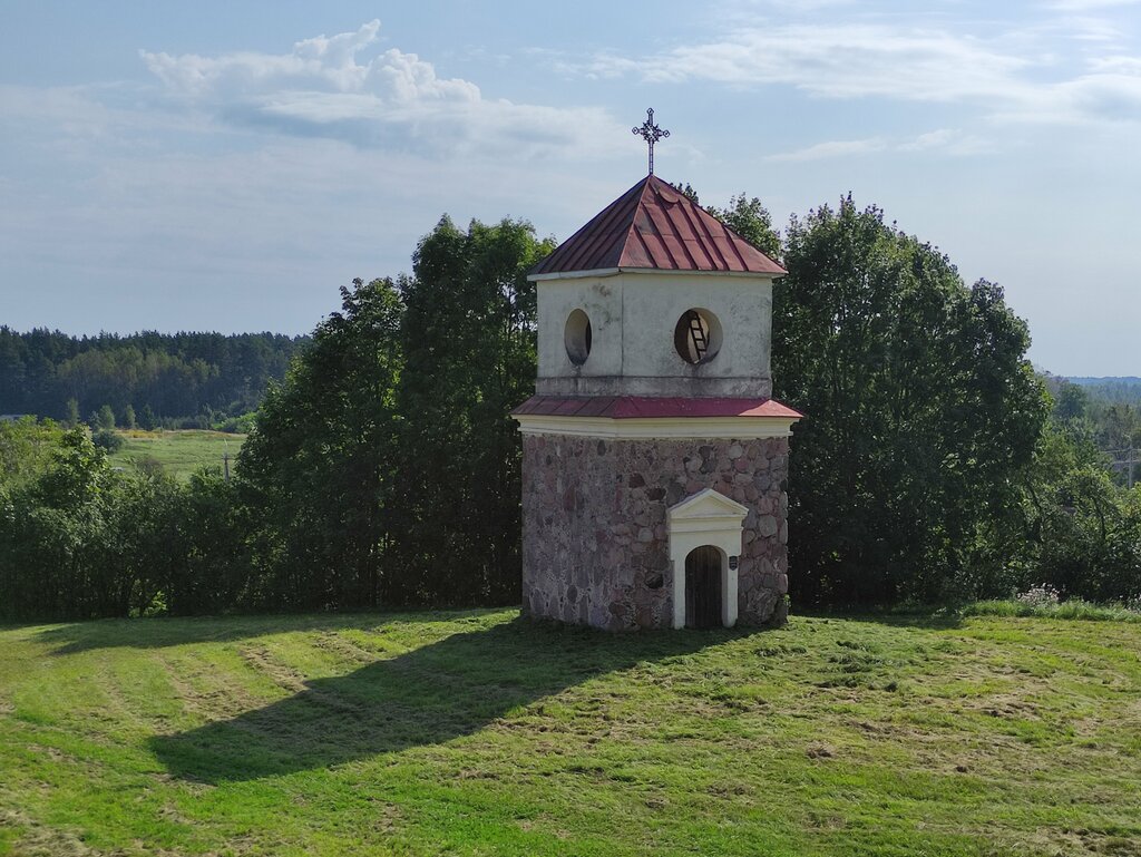 Şapel, haç anıtı Колокольня, Grodnenskaya oblastı, foto