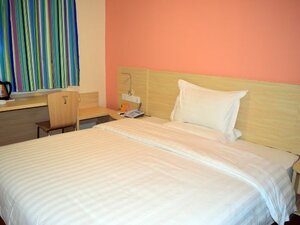 7Days Inn Chain Hotel (Building 4, Transport Company Residential Compound, East Side of Zhongxin Street (South of Heping Road)), otel  Hengshui'den