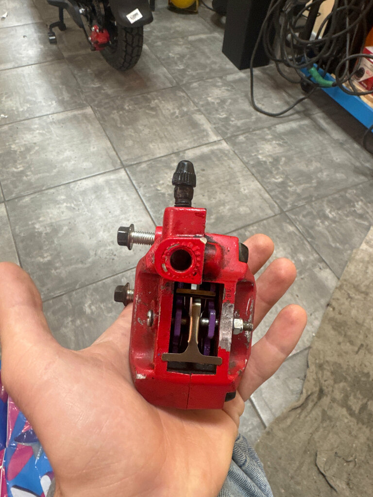 Kişisel elektrikli araç tamiri Inmove service, Saint‑Petersburg, foto