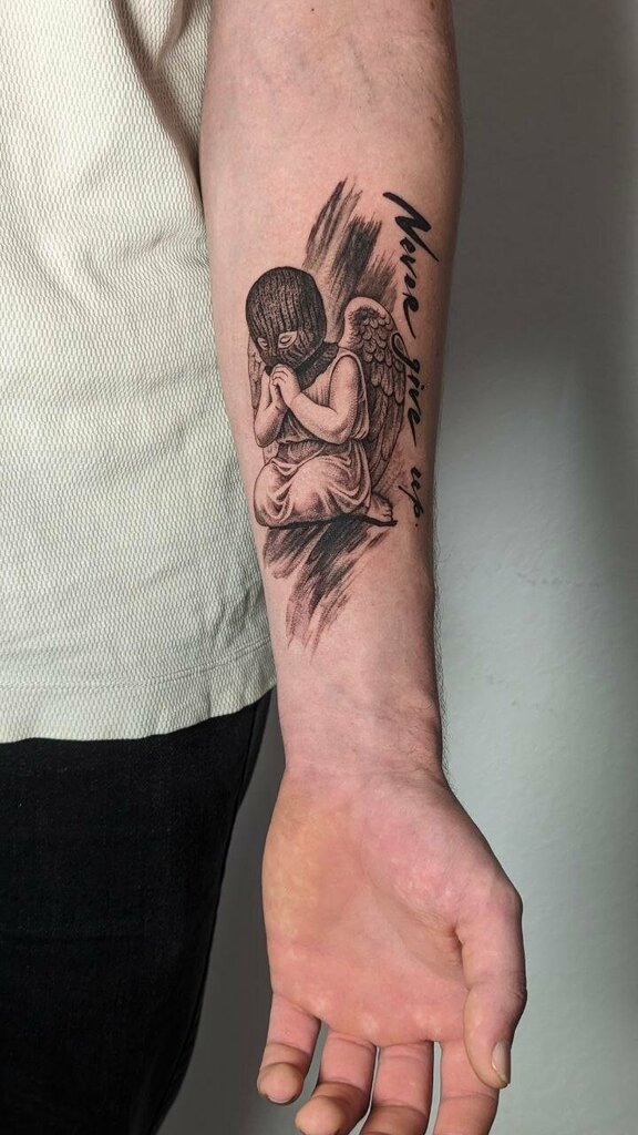 Dövmeciler N. I. T. A. Tattoo, Moskova, foto
