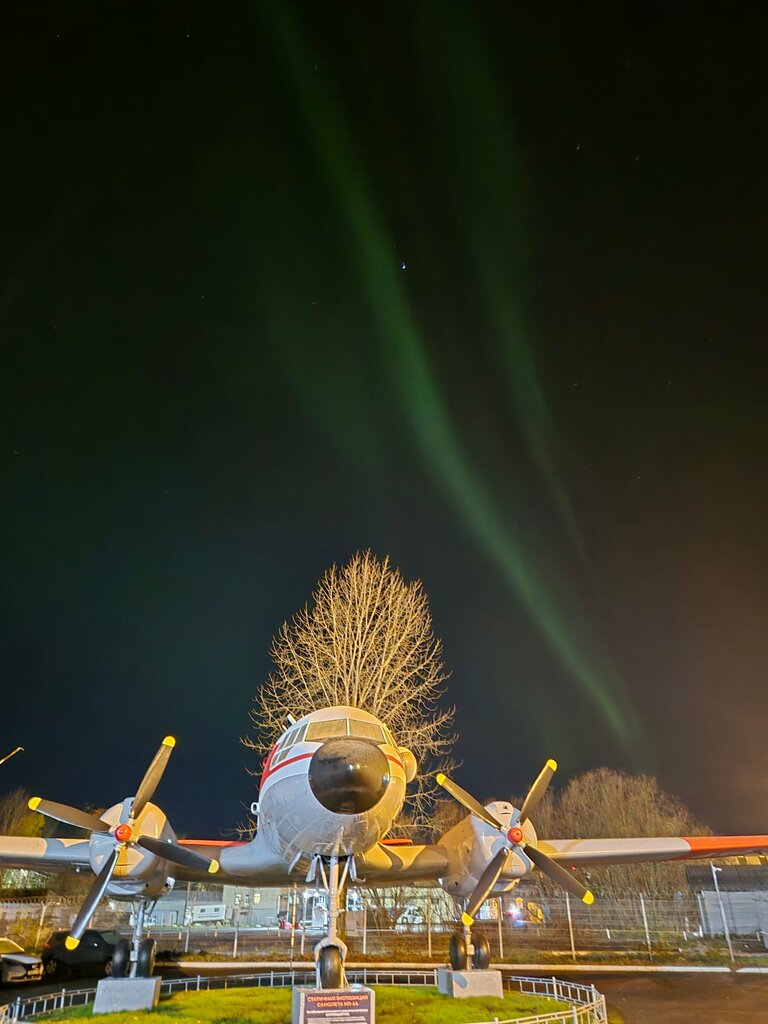 Teknoloji anıtı Plane IL-14, Arhangelsk, foto