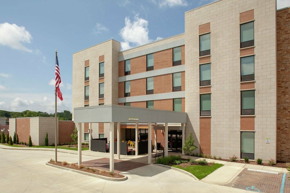 Otel Home2 Suites by Hilton Bloomington, Bloomington, foto