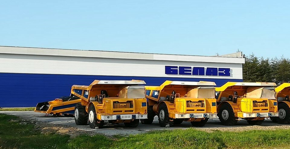 Özel üretim araç ve ekipmanları Servis Karyernykh Mashin, Magadan, foto