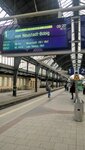 Karlsruhe Hauptbahnhof (Baden-Württemberg, Karlsruhe, Südweststadt), tren istasyonu  Karlsruhe'den