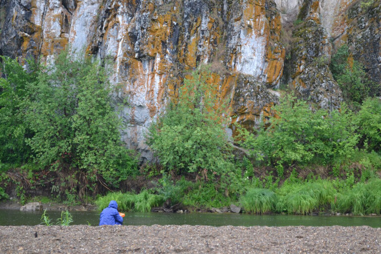 Dağ zirvesi Скала Сагызак-таш, Çeliabinskaya oblastı, foto