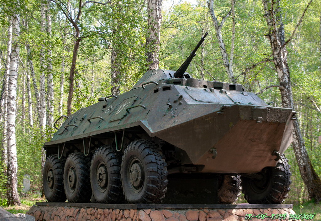 Teknoloji anıtı БТР-60ПБ, Çeliabinsk, foto