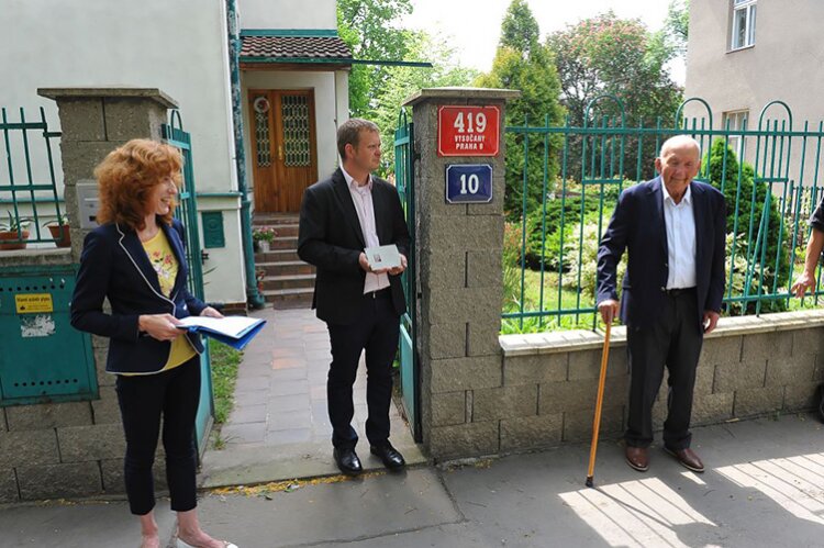 Unutulmaz olayların yeri Последний адрес Стрмиска Карела. Информационный знак, Prag, foto