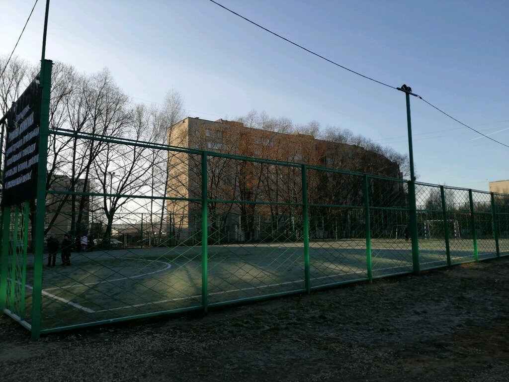 Spor alanı Футбольная площадка, Yaroslavl, foto