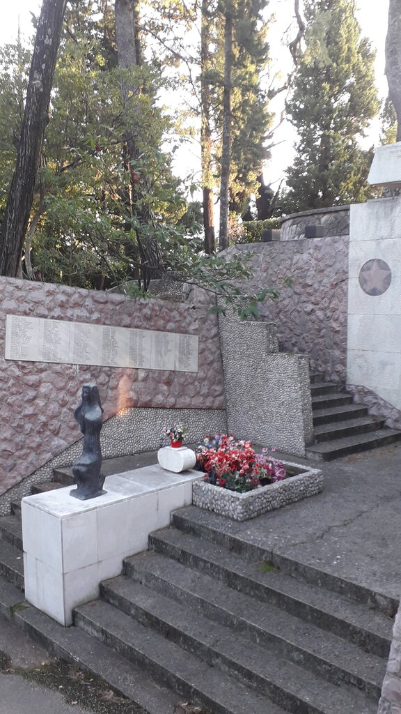 Anıt, heykel Памятник партизанам Югославии, Herceg Novi, foto