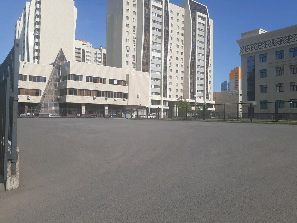 Otoparklar Car Park, Astana, foto
