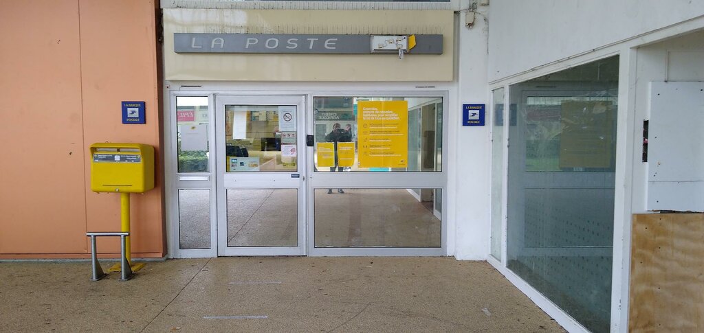 Postahane, ptt La Poste, Auxerre, foto