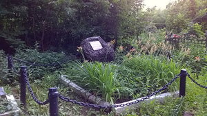 Братская могила жертв революции 1905 года (Tula, Vsekhsvyatskoye Cemetery), anıt, heykel  Tula'dan
