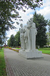 Рождению Павловского Посада (Moscow Region, Pavlovskiy Posad, ploshchad Revolyutsii), park, sokak heykeli  Pavlovski Posad'dan