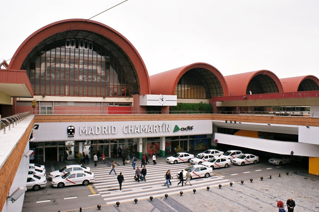 Tren garları Estación de Madrid-Chamartín, Madrid, foto