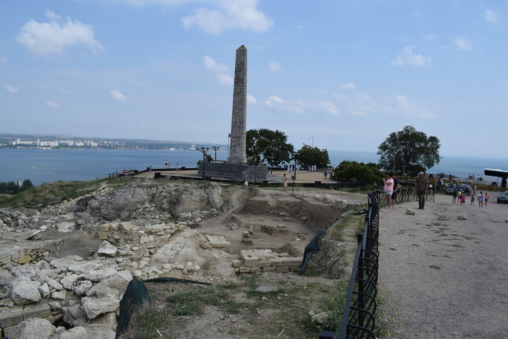 Turistik yerler Археологический раскоп Новый Верхний Митридатский, Kerç, foto
