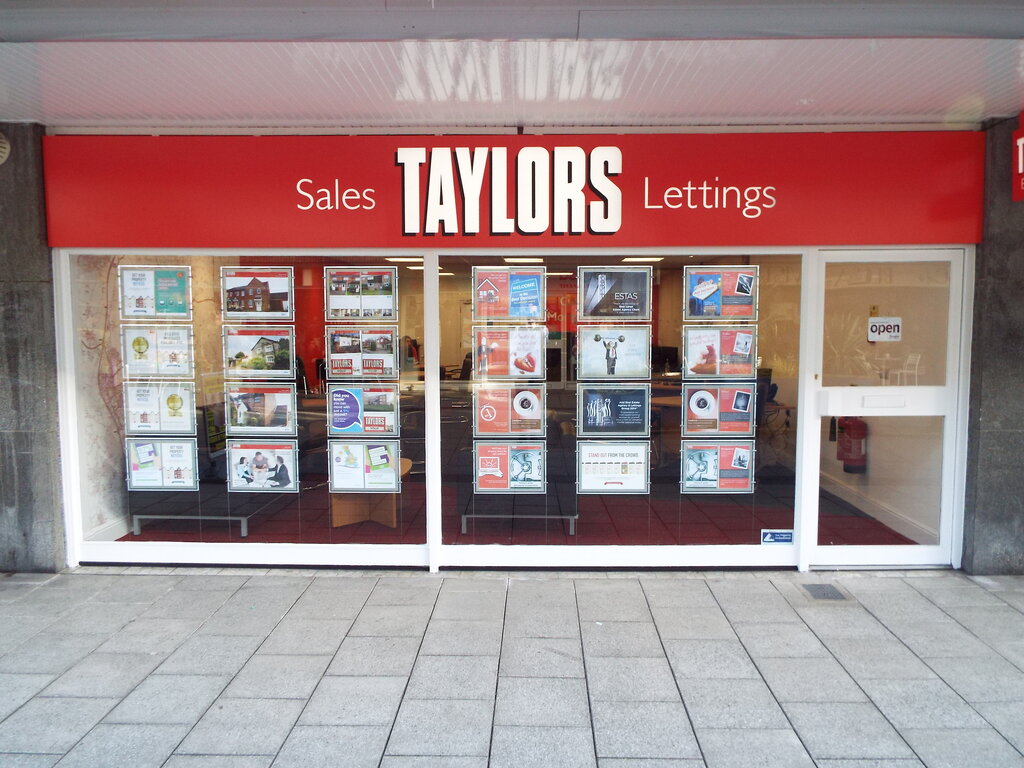 Arazi dizisi Taylors Sales and Letting Agents Stevenage, Stevenage, foto