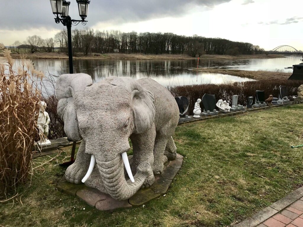 Cenaze hizmetleri Heiko Machatzke Steinmetzmeister Der Steinmetz an der Elbe, Wittenberg, foto