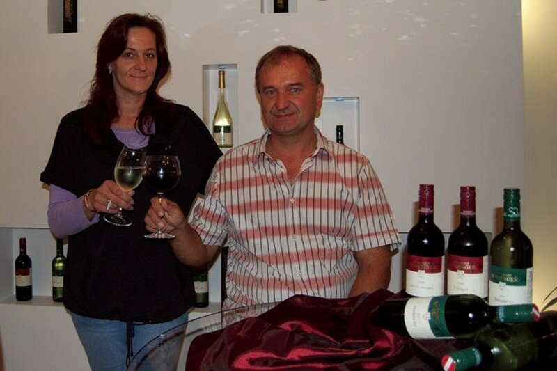 Şarap ve içki toptan satışları Winzerhof Wiesinger, Aşağı Avusturya, foto