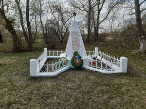 Обелиск воинам, павшим в годы Великой Отечественной войны (Kurgan Region, Belozerskiy munitsipalny okrug, selo Bayarak), anıt, heykel  Kurganskaya oblastından