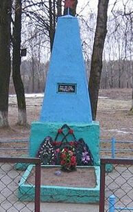 Anıt, heykel Братская могила, Vitebskaya oblastı, foto