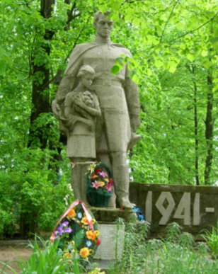 Anıt, heykel Братская могила, Mogiliovskaya oblastı, foto
