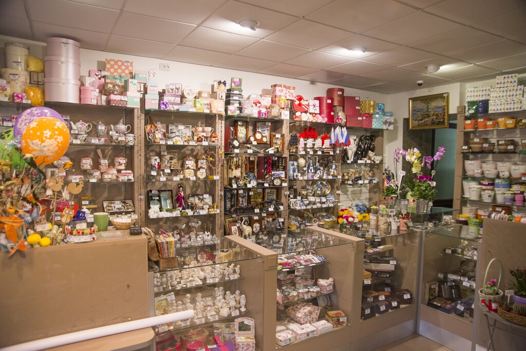 Hediyelik eşya mağazaları Kron souvenir, Kronstadt, foto