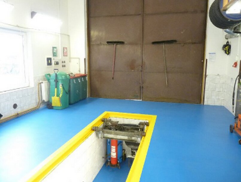 Express yağ değişim noktası Auto-Pneu Látal S. R. O., Olomouc Bölgesi, foto
